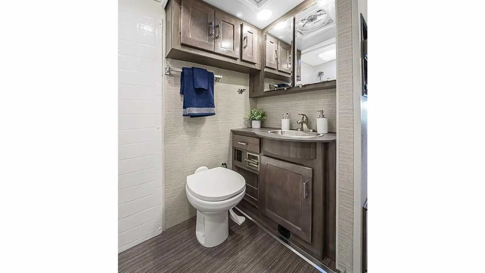 Guide to Wheelchair Accessible RVs & Motorhomes - Wheelchair Travel